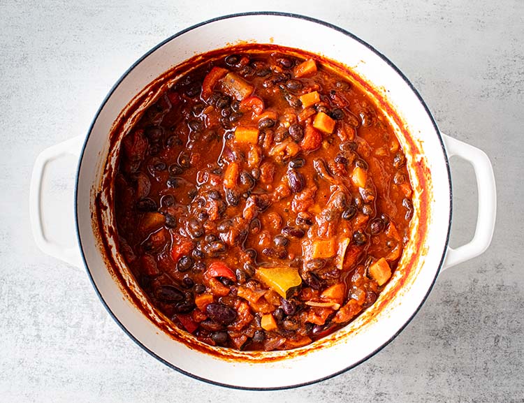 Vegetarian Chili (Easy and Healthy!) - Filling and Fabulous