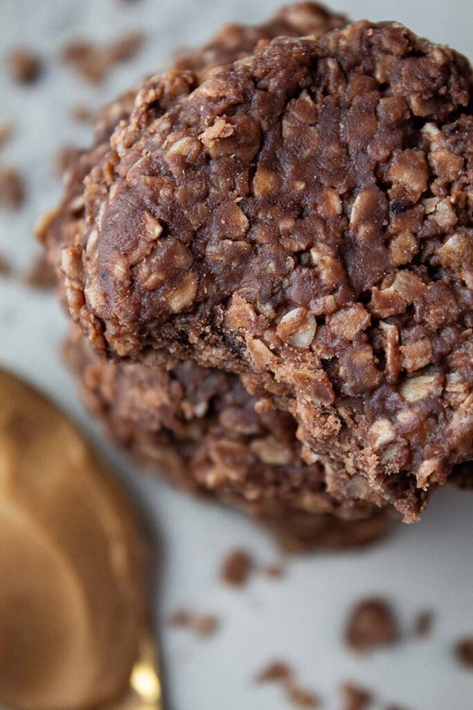 No Bake Cookies (Easy and Delicious!) - Filling and Fabulous